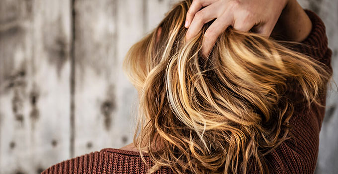 Hoe vaak moet je gemiddeld je haar weer opnieuw verven? - WECOLOUR